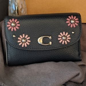 Coach | Bags | Nwt Coach Remi Envelope Wallet W Daisy Applique | Poshmark